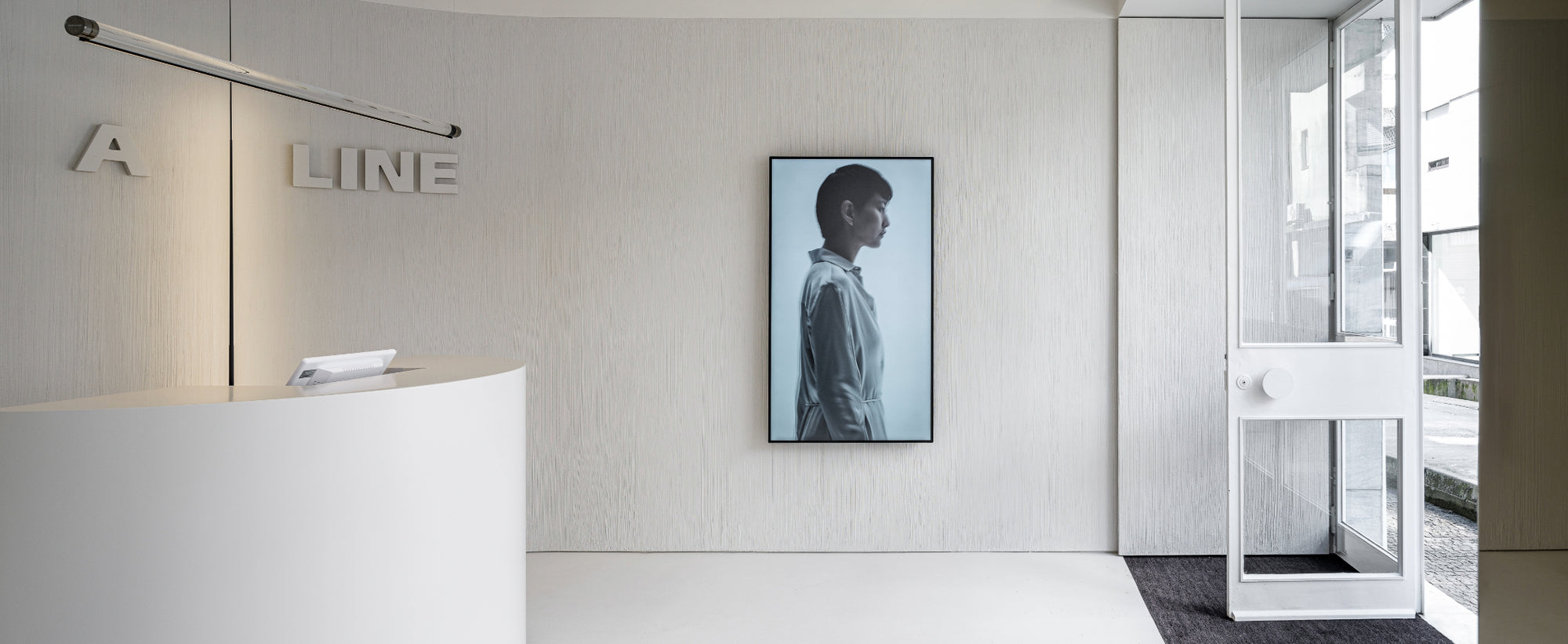 Official Website – A LINE